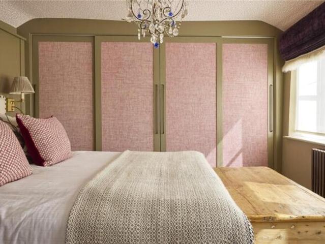 3 bedroom semi detached house for sale in Old Bath Road, Cheltenham, Gloucestershire, GL53
