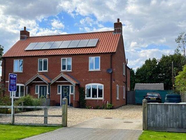 3 Bedroom Semi detached House For Sale In Old Main Road, Scamblesby