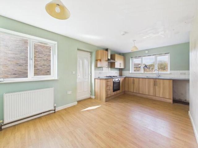 3 bedroom semi detached house for sale in Old Road, Denholme, BD13