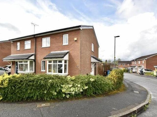 3 Bedroom Semi detached House For Sale In Oldham, Greater Manchester