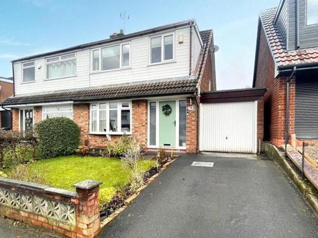 3 Bedroom Semi detached House For Sale In Oldham, Greater Manchester