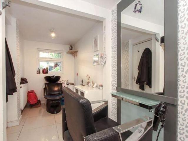 3 bedroom semi detached house for sale in Oliver Close, St. Albans, AL2