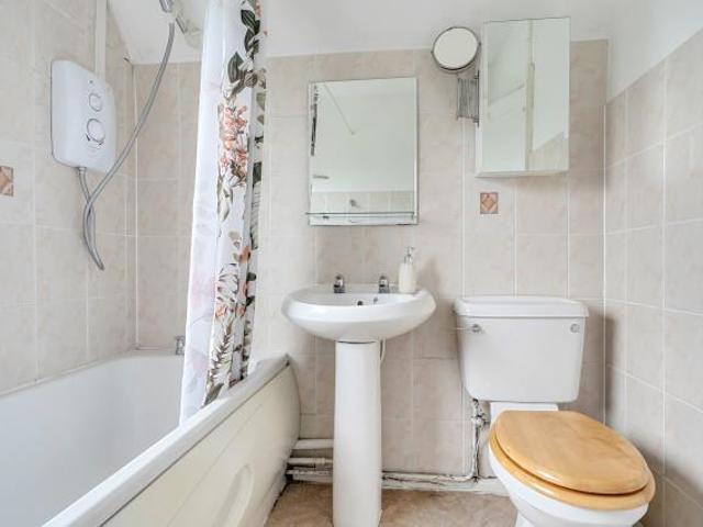 3 bedroom semi detached house for sale in Osborne Road, Reading, RG30