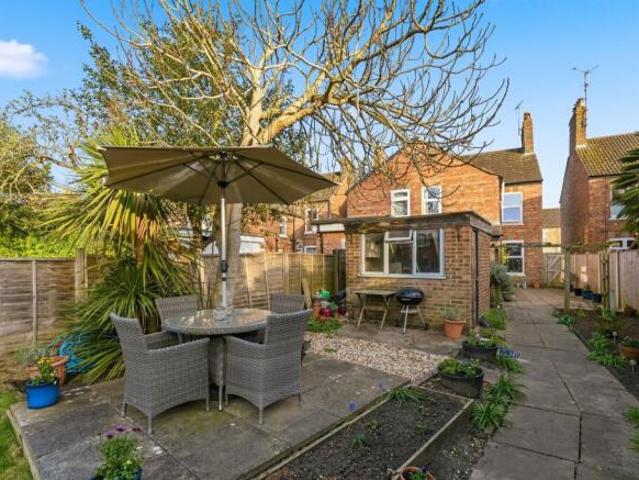 3 bedroom semi detached house for sale in Oundle Road, Peterborough, PE2