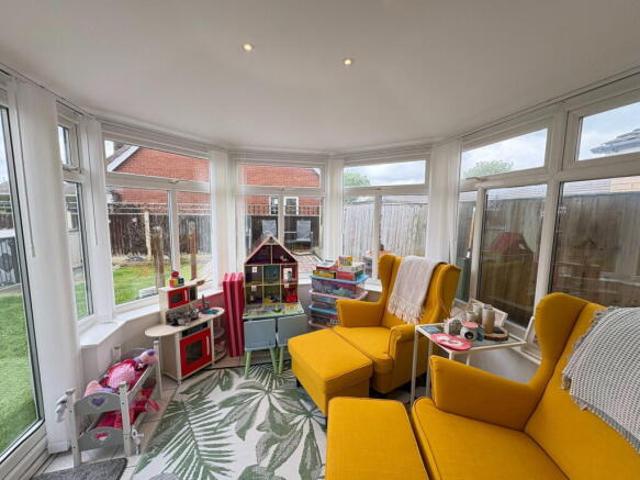 3 bedroom semi detached house for sale in Oulton Close, Lydiate, L31