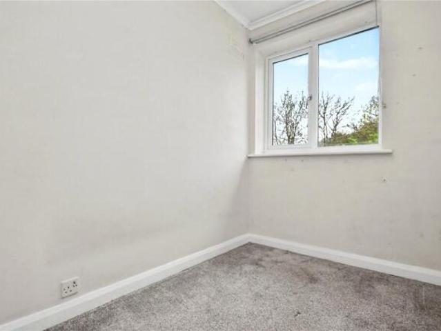 3 bedroom semi detached house for sale in Oxford Drive, Kippax, Leeds, LS25