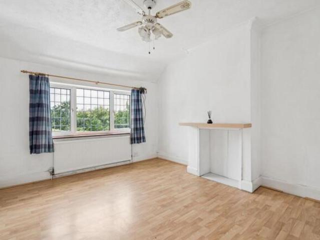 3 bedroom semi detached house for sale in Oxhey Road, Oxhey, WD19