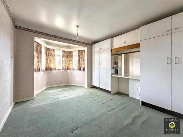 3 bedroom semi detached house for sale in Oxstalls Way, Longlevens, GL2