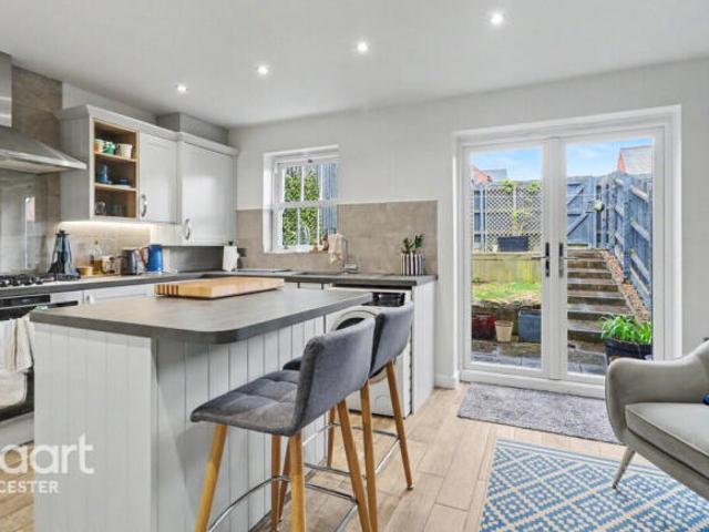 3 bedroom semi detached house for sale in Palmer Square, Leicester, LE4