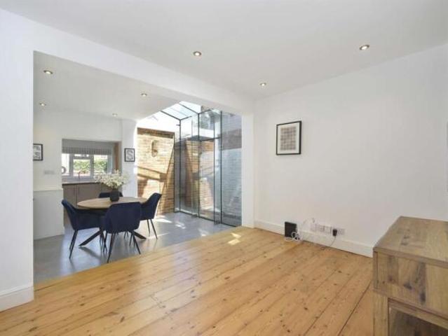 3 bedroom semi detached house for sale in Park Road, Guildford, GU1