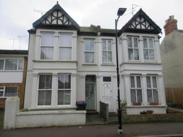 3 bedroom semi detached house for sale in Park Terrace, Westcliff On Sea, SS0
