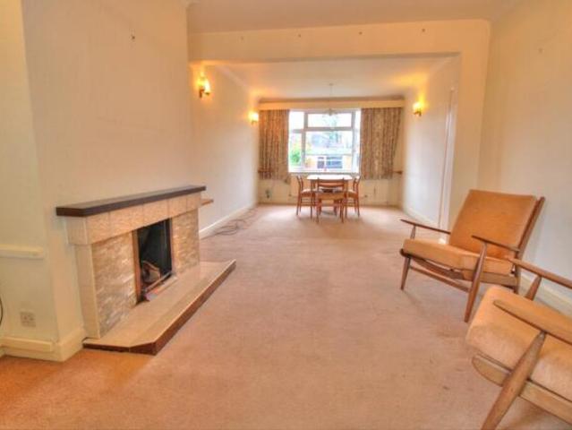 3 bedroom semi detached house for sale in Parkfield Avenue, Northampton, NN4