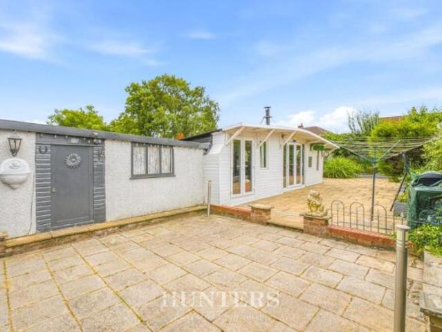 3 bedroom semi detached house for sale in Parkfield Road North, Manchester, M40