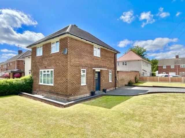 3 bedroom semi detached house for sale in Patshull Grove, Wolverhampton, WV10