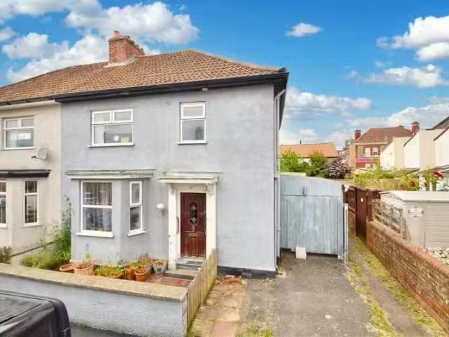 3 bedroom semi detached house for sale in Pembroke Avenue, Shi.