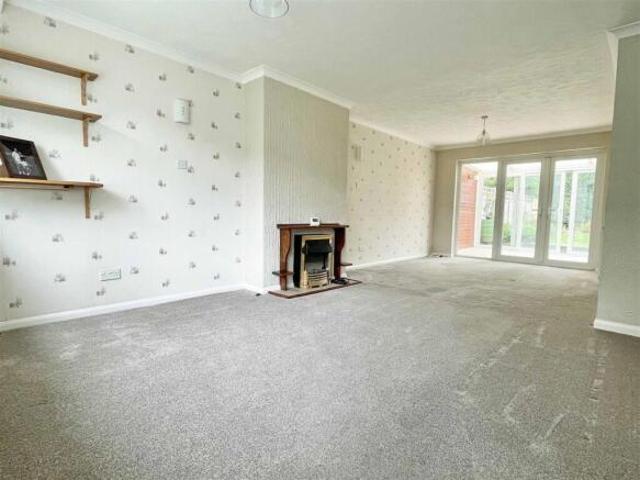 3 bedroom semi detached house for sale in Penzance Close, Old Springfield, Chelmsford, CM1