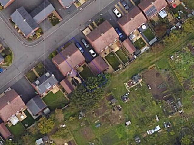 3 bedroom semi detached house for sale in Pearmain Close, Newport Pagnell, MK16
