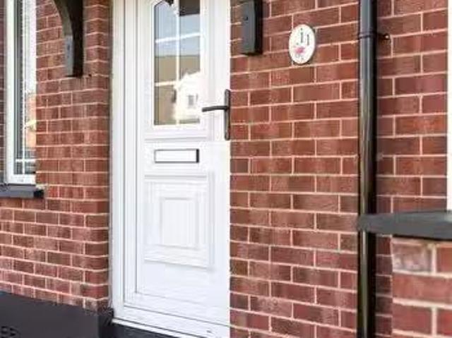 3 Bedroom Semi Detached House For Sale In Pelham Road, Derry /.