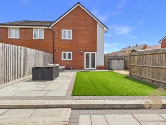 3 bedroom semi detached house for sale in Periwinkle Close, Ipswich, IP1