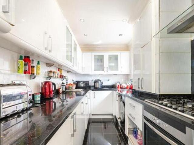 3 Bedroom Semi detached House For Sale In Perivale, Greenford