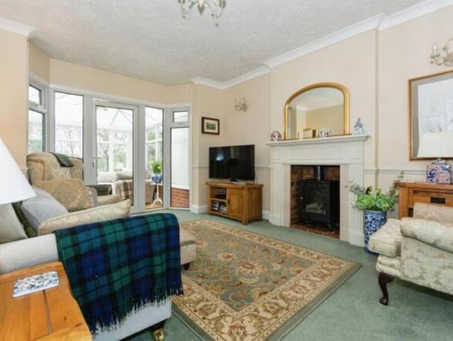 3 bedroom semi detached house for sale in Pinfold Road, Solihull, B91