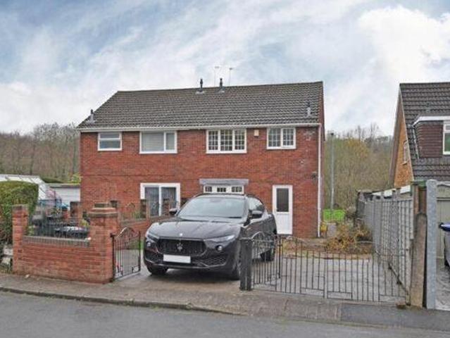 3 Bedroom Semi detached House For Sale In Pilton Vale