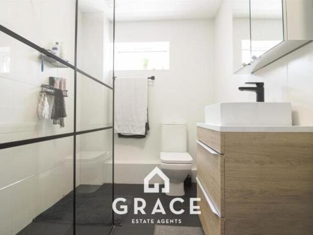 3 bedroom semi detached house for sale in Pipers Vale Close, Ipswich, IP3