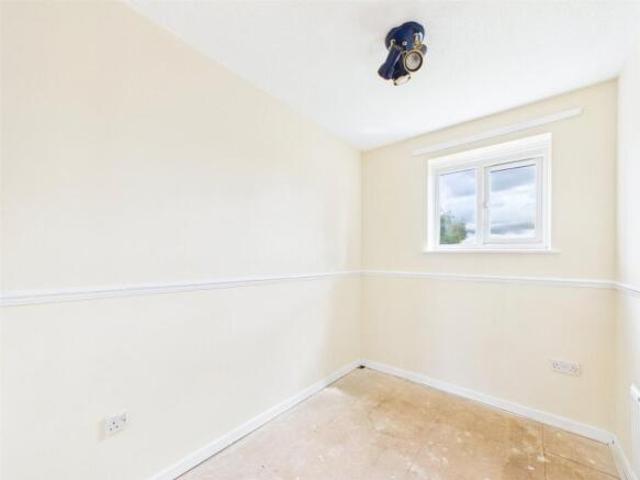 3 bedroom semi detached house for sale in Ploughmans Close, Worcester, Worcestershire, WR4