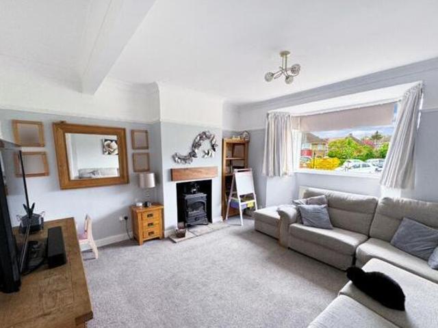 3 Bedroom Semi detached House For Sale In Plumstead, London