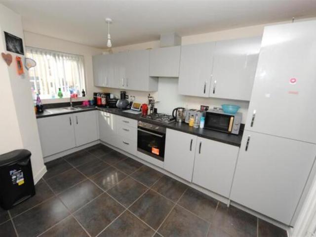 3 bedroom semi detached house for sale in Quarry Bank Road, Fagley, Bradford, BD2