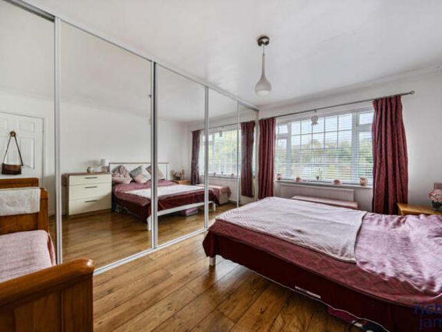 3 bedroom semi detached house for sale in Queens Drive, Swindon, SN3