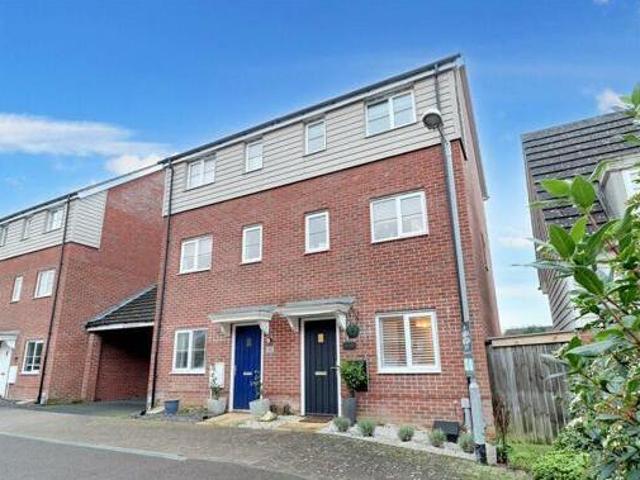 3 Bedroom Semi detached House For Sale In Queens Hills