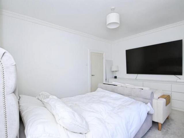 3 bedroom semi detached house for sale in Queens Walk, Peterborough, PE2
