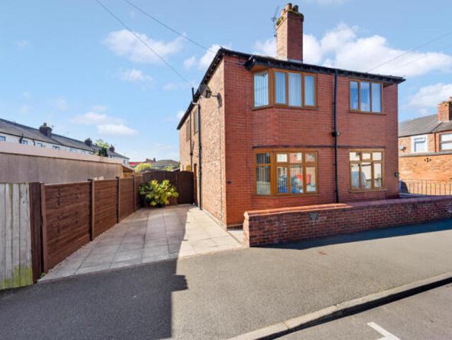 3 bedroom semi detached house for sale in Radnor Street, Warrington, WA5