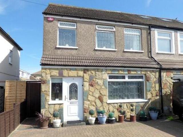 3 Bedroom Semi detached House For Sale In Rainham, Essex
