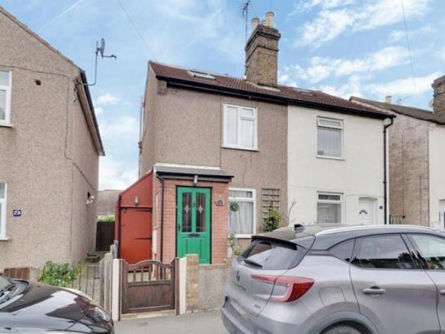 3 Bedroom Semi detached House For Sale In Rainham