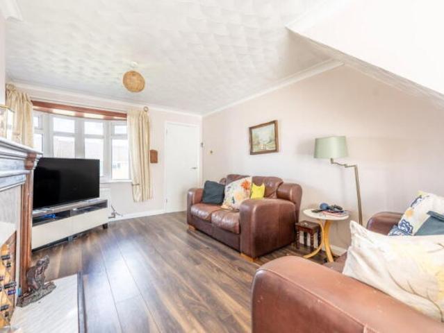 3 bedroom semi detached house for sale in Ravenscroft Close, Bursledon, Southampton, SO31