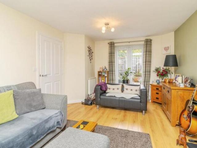 3 bedroom semi detached house for sale in Rays Close, MILTON KEYNES, Buckinghamshire, MK2