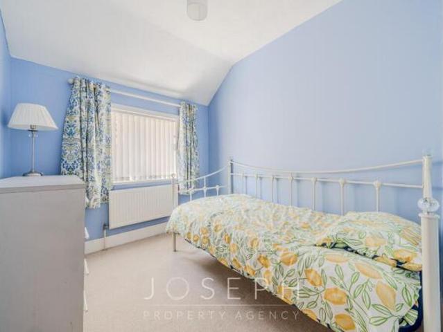 3 bedroom semi detached house for sale in Reading Road, Ipswich, IP4