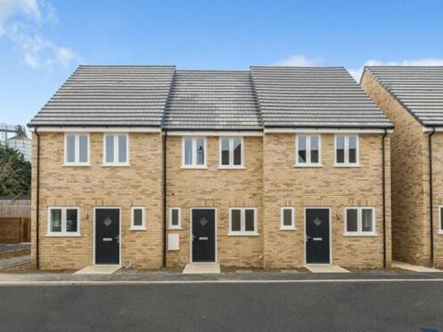 3 Bedroom Semi detached House For Sale In Ready Now* Solomon Close Off Bedford, Bedfordshire