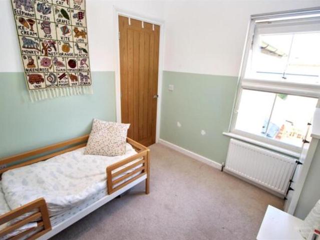 3 bedroom semi detached house for sale in Recreation Road, Tilehurst, Reading, RG30