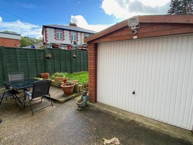 3 bedroom semi detached house for sale in Red Doles Road, Fartown, Huddersfield, HD2