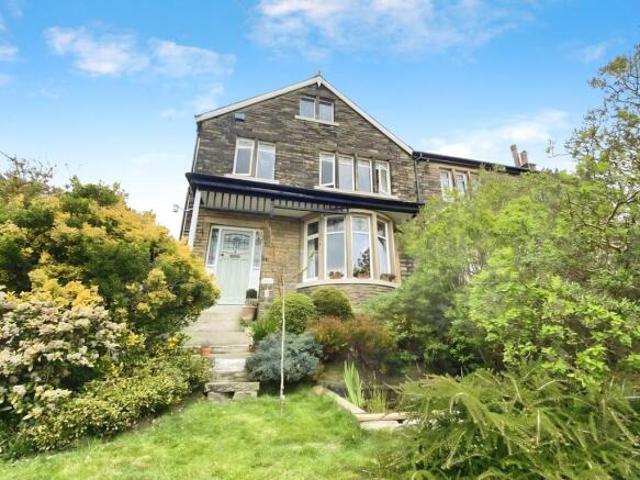 3 bedroom semi detached house for sale in Redburn Drive, Shipley, BD18