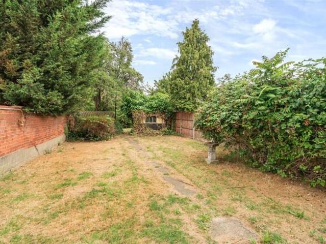 3 bedroom semi detached house for sale in Redriff Road, Romford, RM7