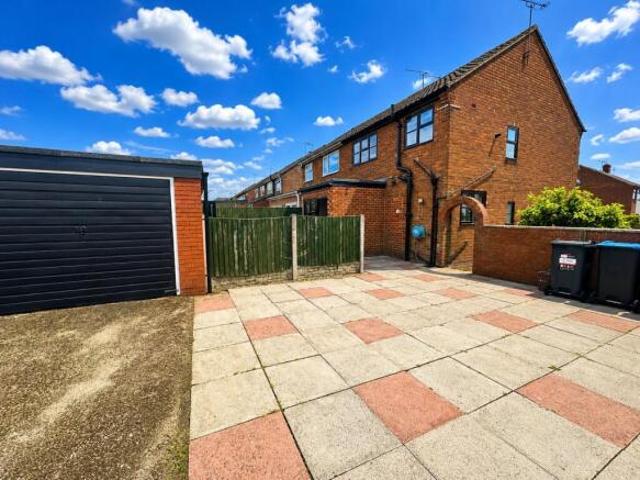 3 bedroom semi detached house for sale in Reeves Road, Great Boughton, Chester, Cheshire, CH3
