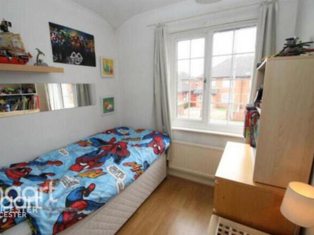 3 bedroom semi detached house for sale in Repington Row, Leicester, LE2