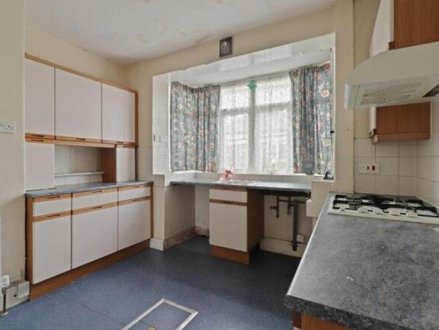 3 bedroom semi detached house for sale in Ringinglow Road, Bents Green, Sheffield, S11