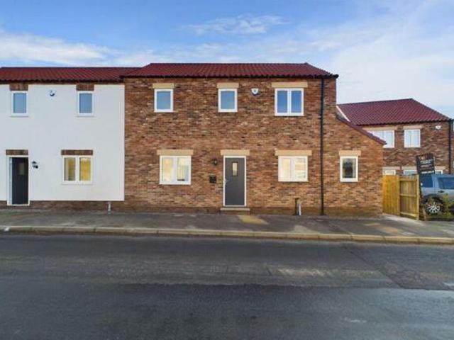 3 Bedroom Semi detached House For Sale In Ringley Meadows, Bempton