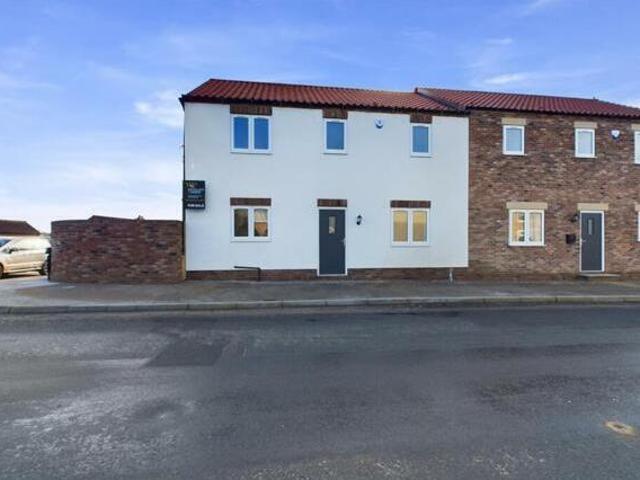 3 Bedroom Semi detached House For Sale In Ringley Meadows, Bempton