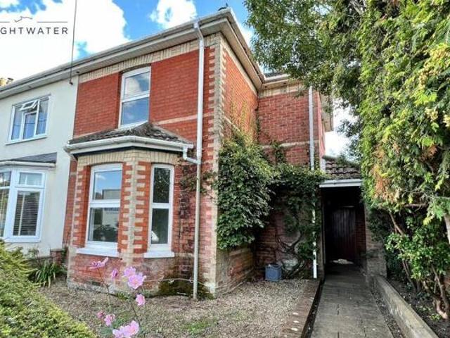3 Bedroom Semi detached House For Sale In Ringwood, Hampshire